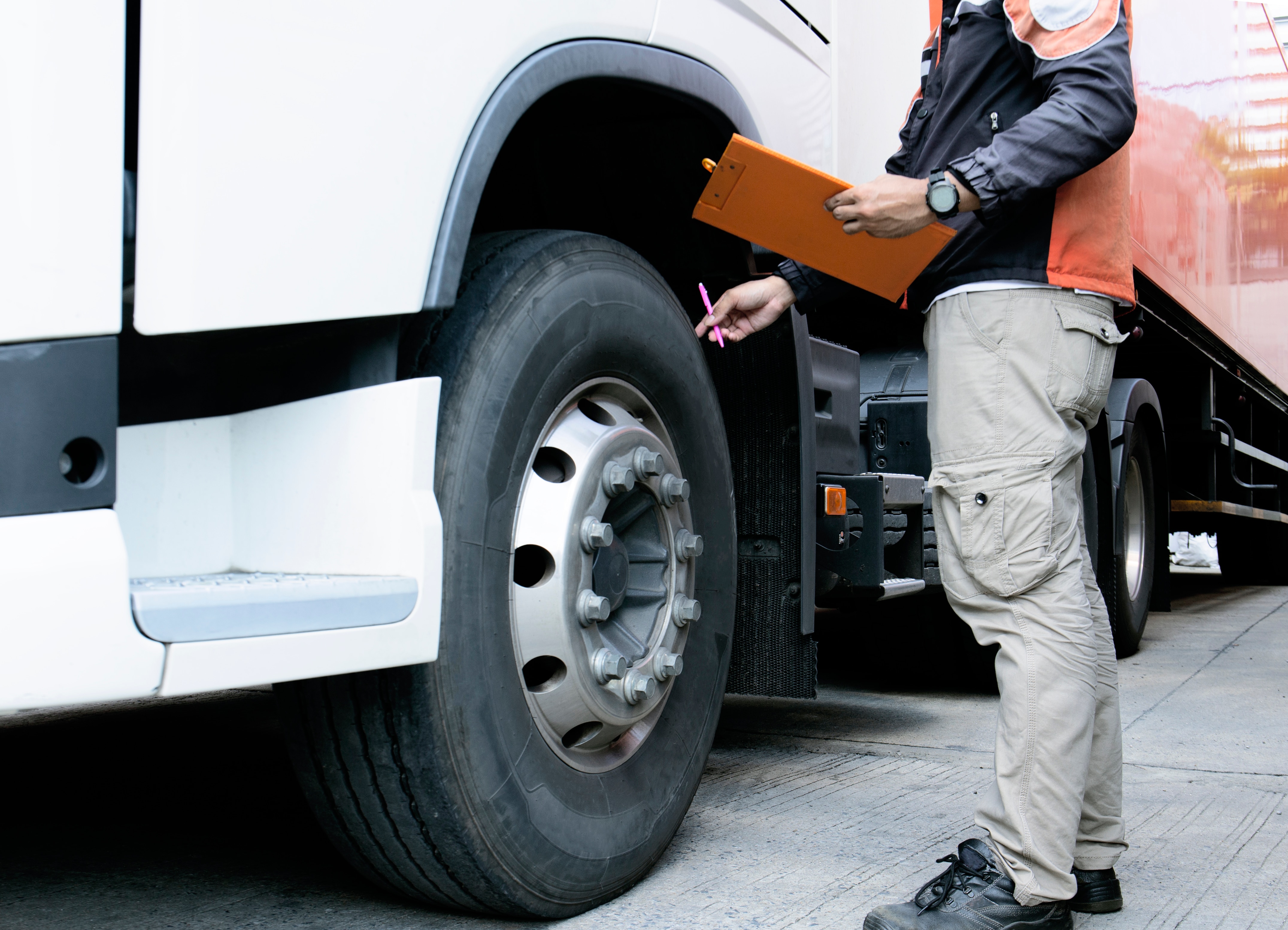Safety First: Advanced Driving Techniques for Truckers - Phoenix Truck ...